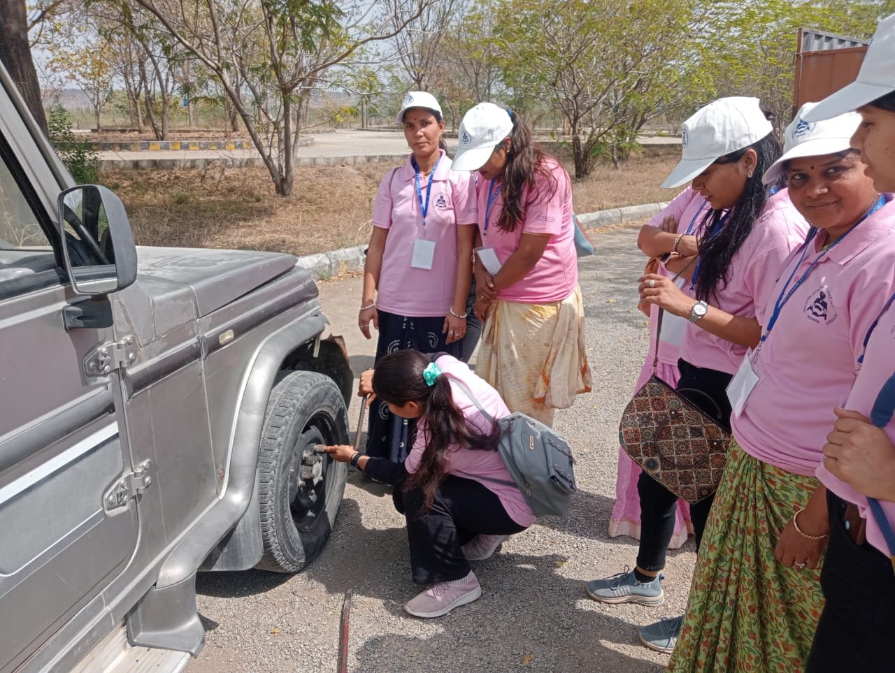 Women’s Driving Programme – Ashok Leyland Vehicle Driver Training ...